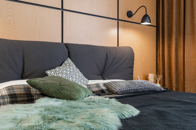 Ways to Test Out a Mattress In-Store - Mattress Peddlers